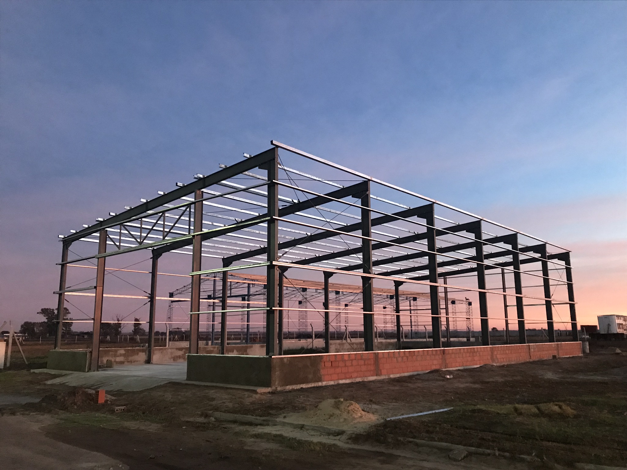 Naves industriales, galpones y tinglados alma llena | COLCIN